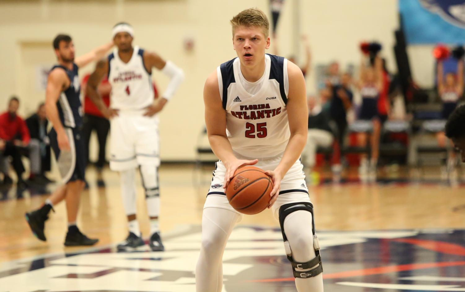 FAU loses heartbreaker to Louisiana Tech, 57-56 – FAU University Press